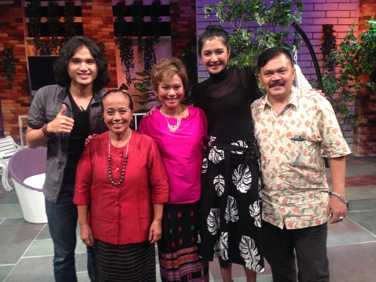 TVRI Features Taman Bacaan Pelangi - Nila Tanzil